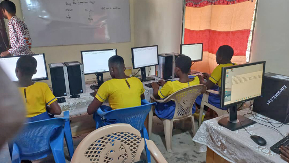 Renovation of an IT lab with a computer supply – Bostani Foundation